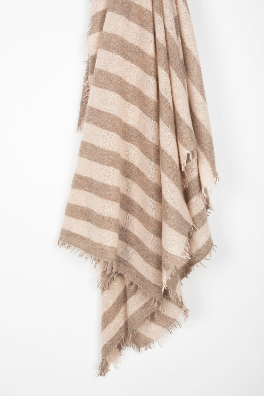 Fular Arana con diseño bohemio en tonos beige – Rivera